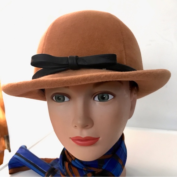 Emme New York | Accessories | 96s Pristine Vintage Fur Hat With Leather ...